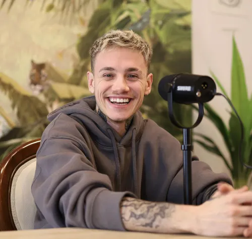 Listen to 181. Hugo Cobo | Nueva etapa como artista independiente, Cómo ...